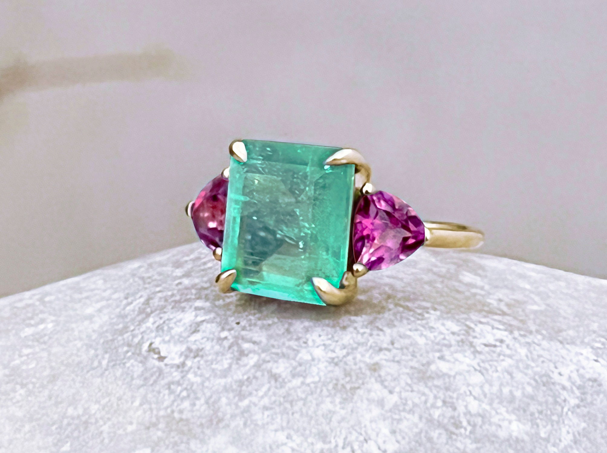 Emerald Green Quartz Solid Gold Statement Ring, 3 Natural Stone Promise ...
